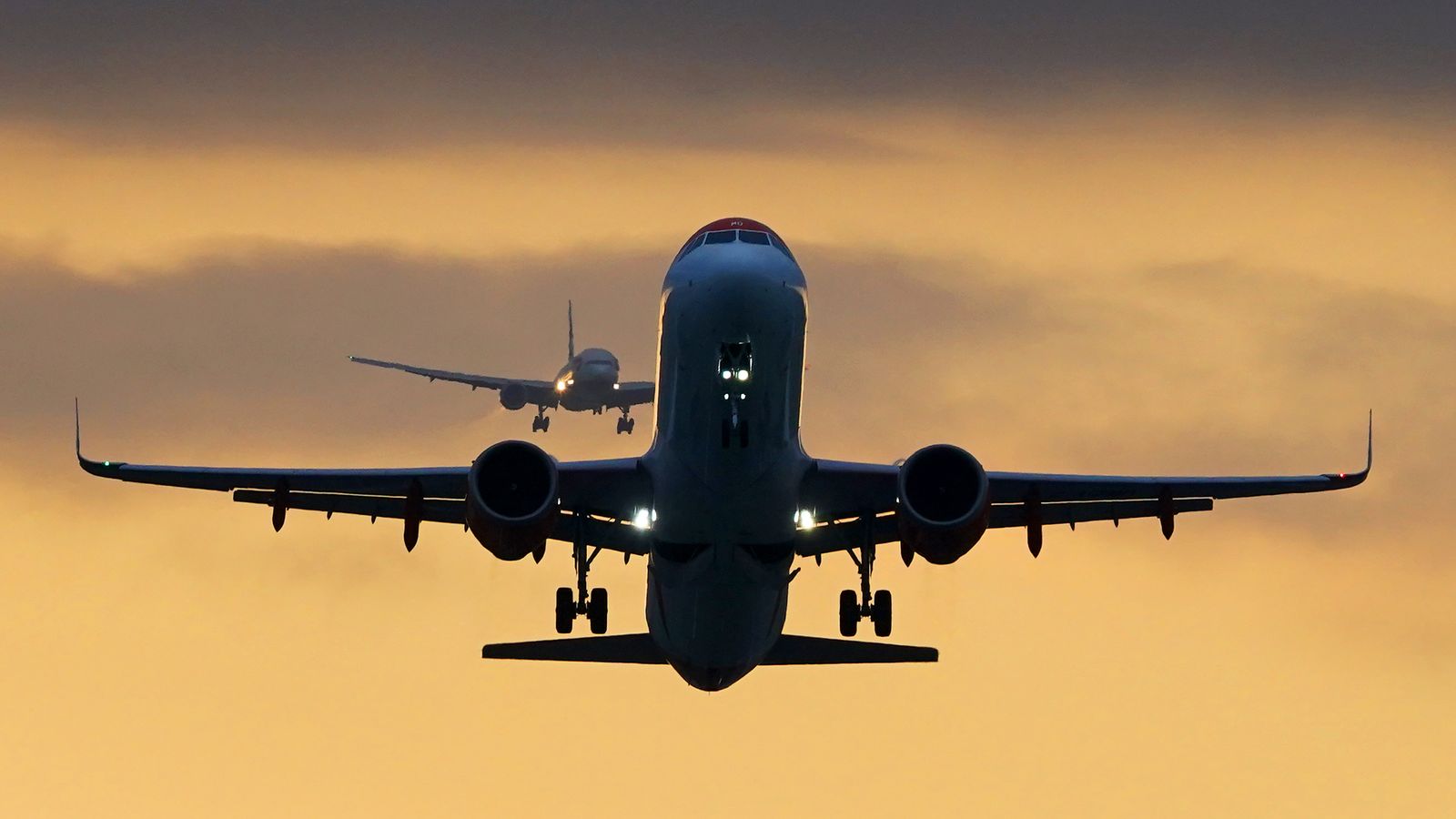 Disruptive passengers could be banned from all flights under government ...