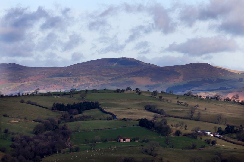 Police incident shuts off Welsh beauty spot