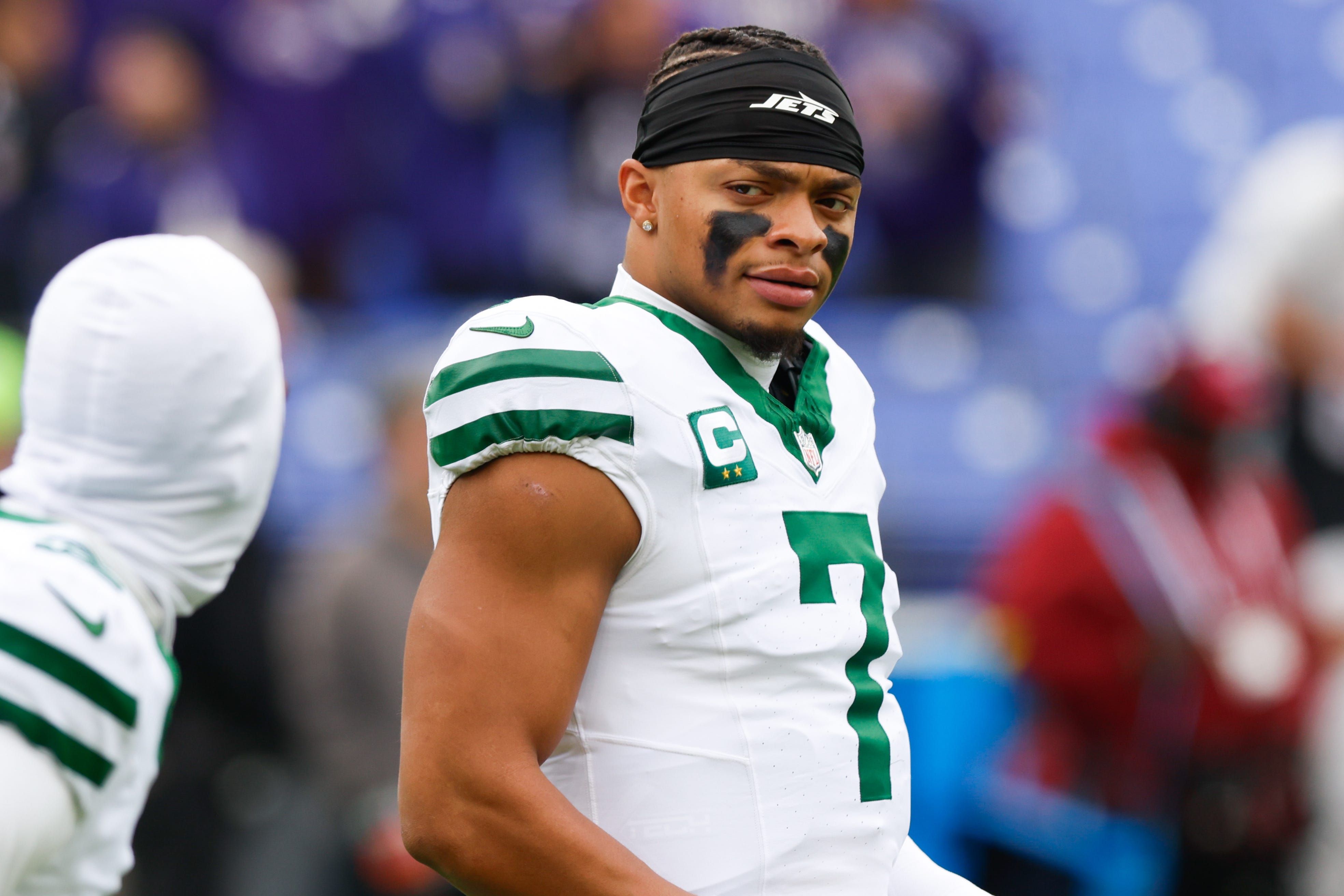 Chiefs QB Justin Fields earns early praise from coaches during OTAs