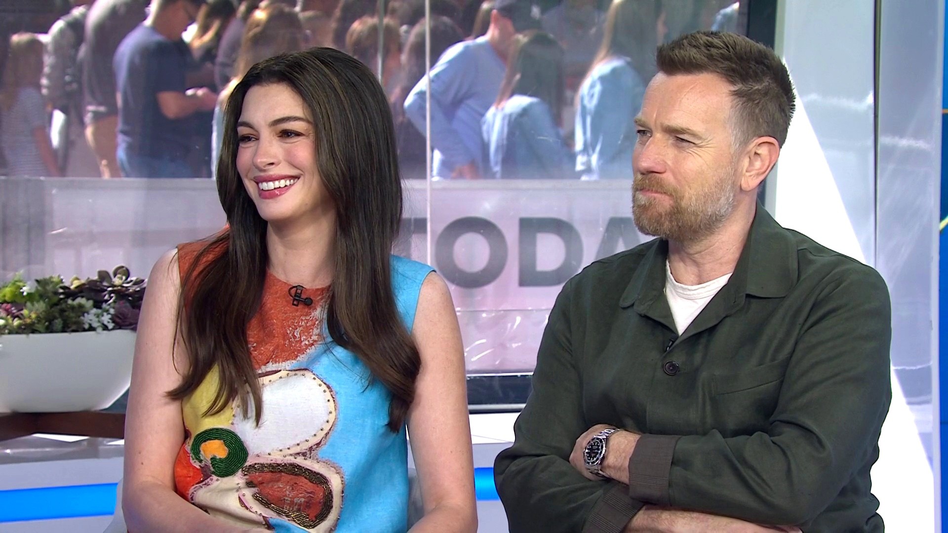 Anne Hathaway and Ewan McGregor talk 'The End of Oak Street'