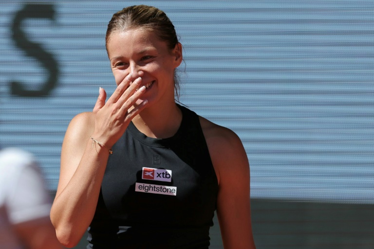 Polish qualifier Chwalinska continues dream Roland Garros run