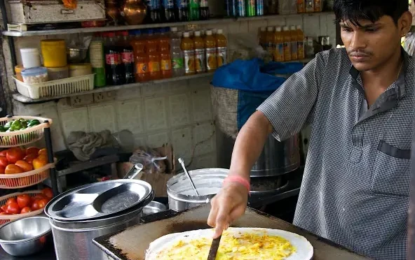 Chole bhature pizza sparks online debate and humour