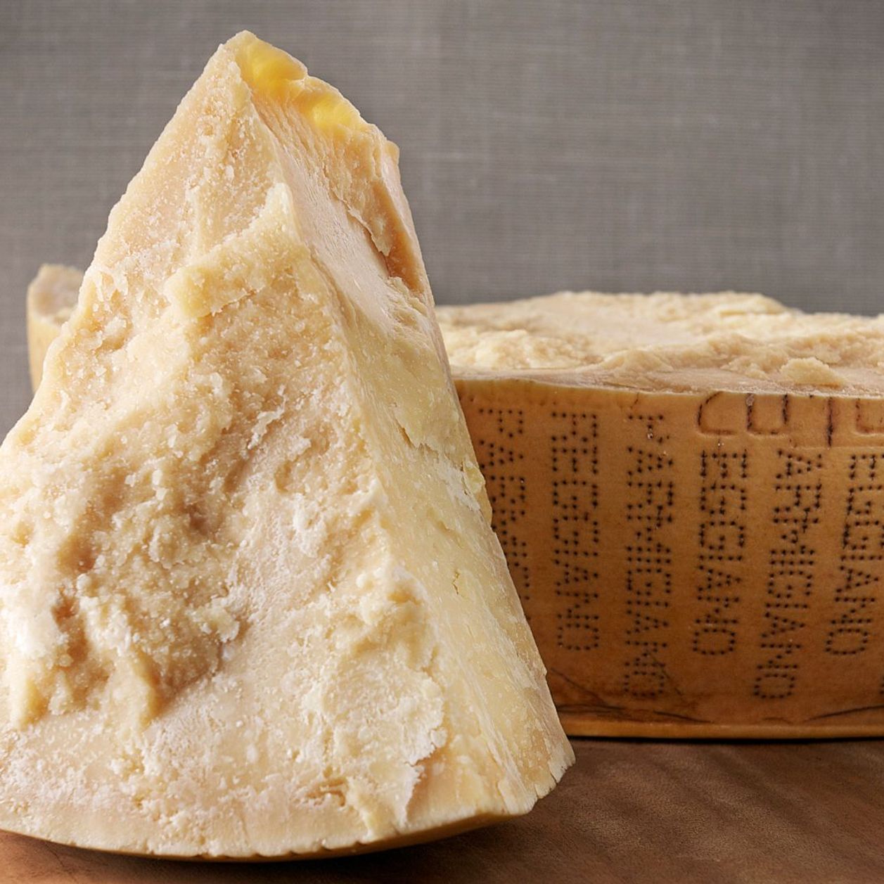 12, 24 ou 36 mois : comment choisir son parmesan Parmigiano Reggiano ...
