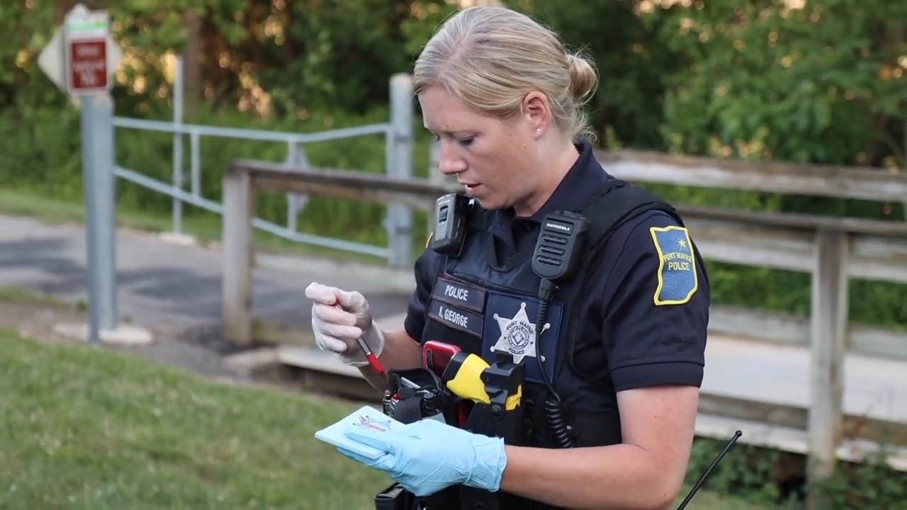 This beautiful officer took control fast - and showed exactly how ...