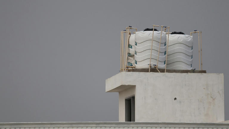 Why don't foreign homes have rooftop water tanks? Here's the answer