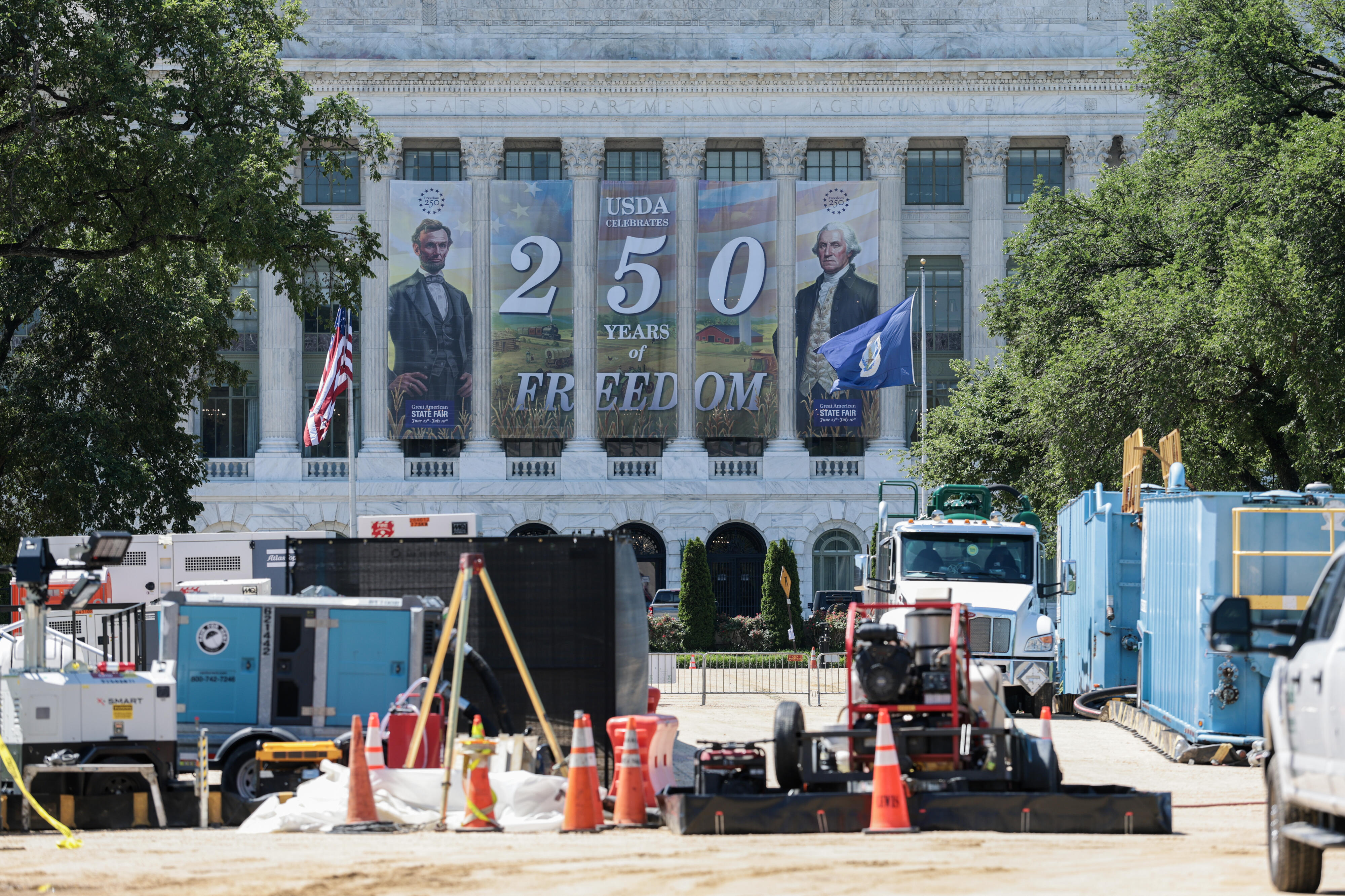 Robert B Reich: The truth about Trump’s birthday bash