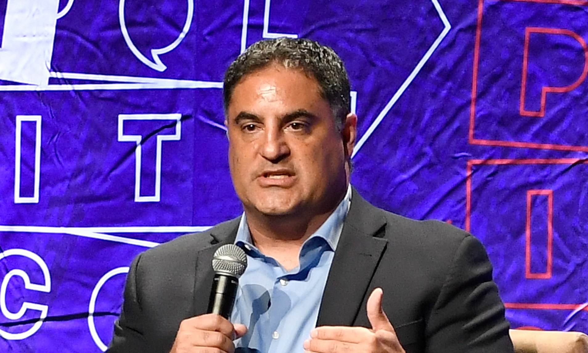 Left-wing US commentators blocked from entering UK over anti-semitism fears
