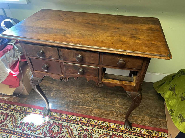 Descendant of Betsy Ross donates her original sewing table to Old City ...