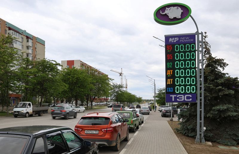 Drivers in Russian-controlled Crimea grapple with gasoline shortages