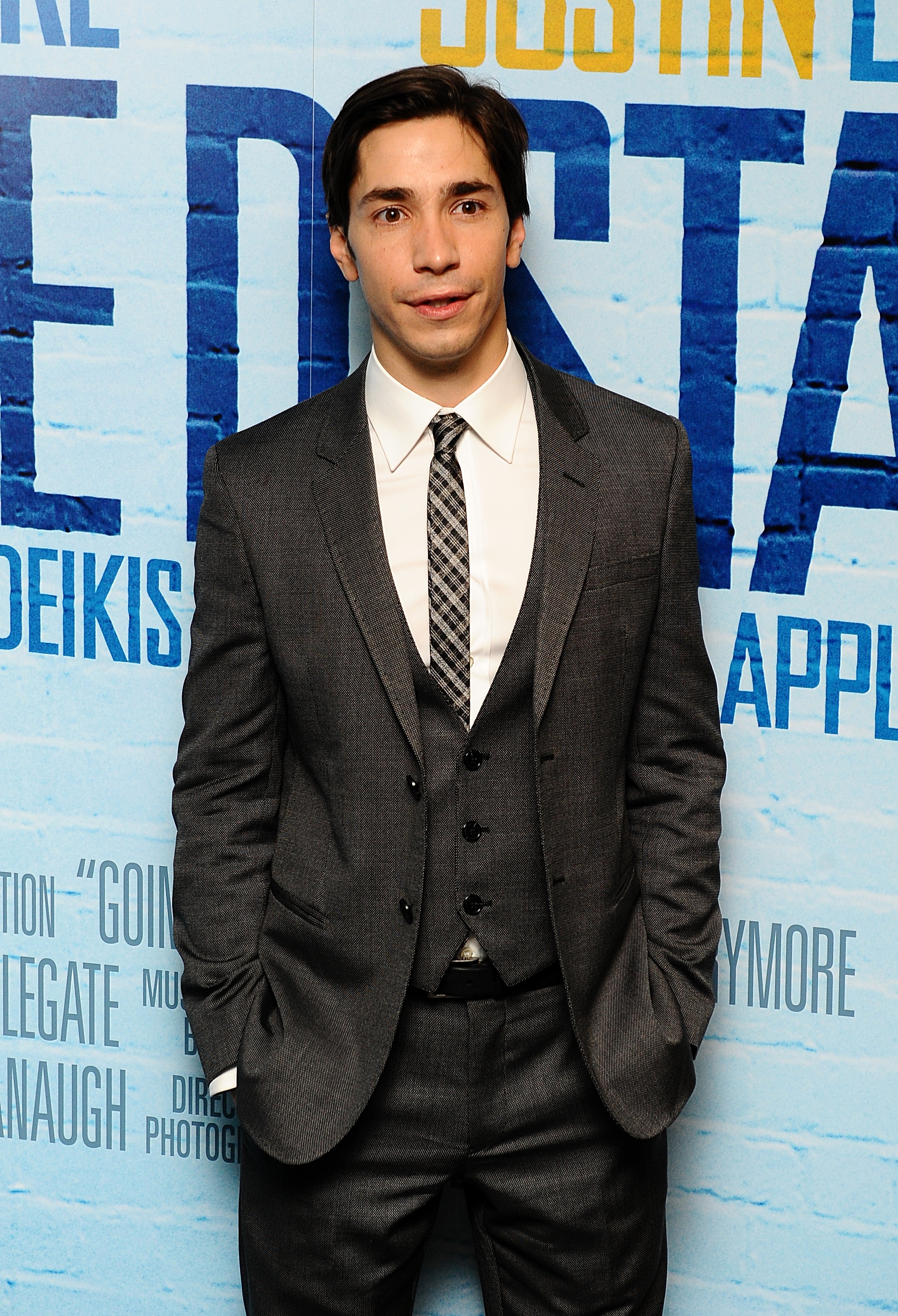 Ariana Grande haunts US actor Justin Long in new music video