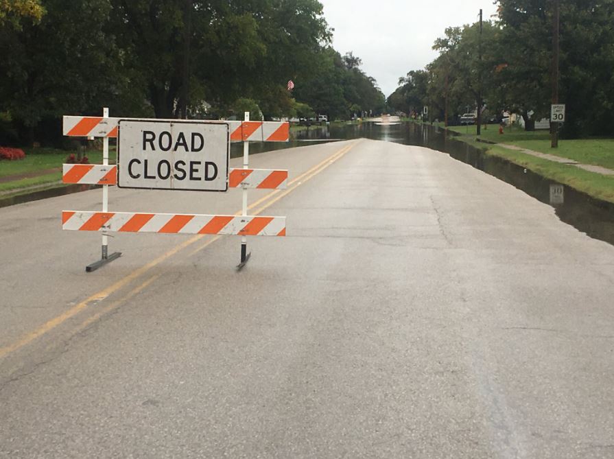 Flooding closes roads in Lyon County