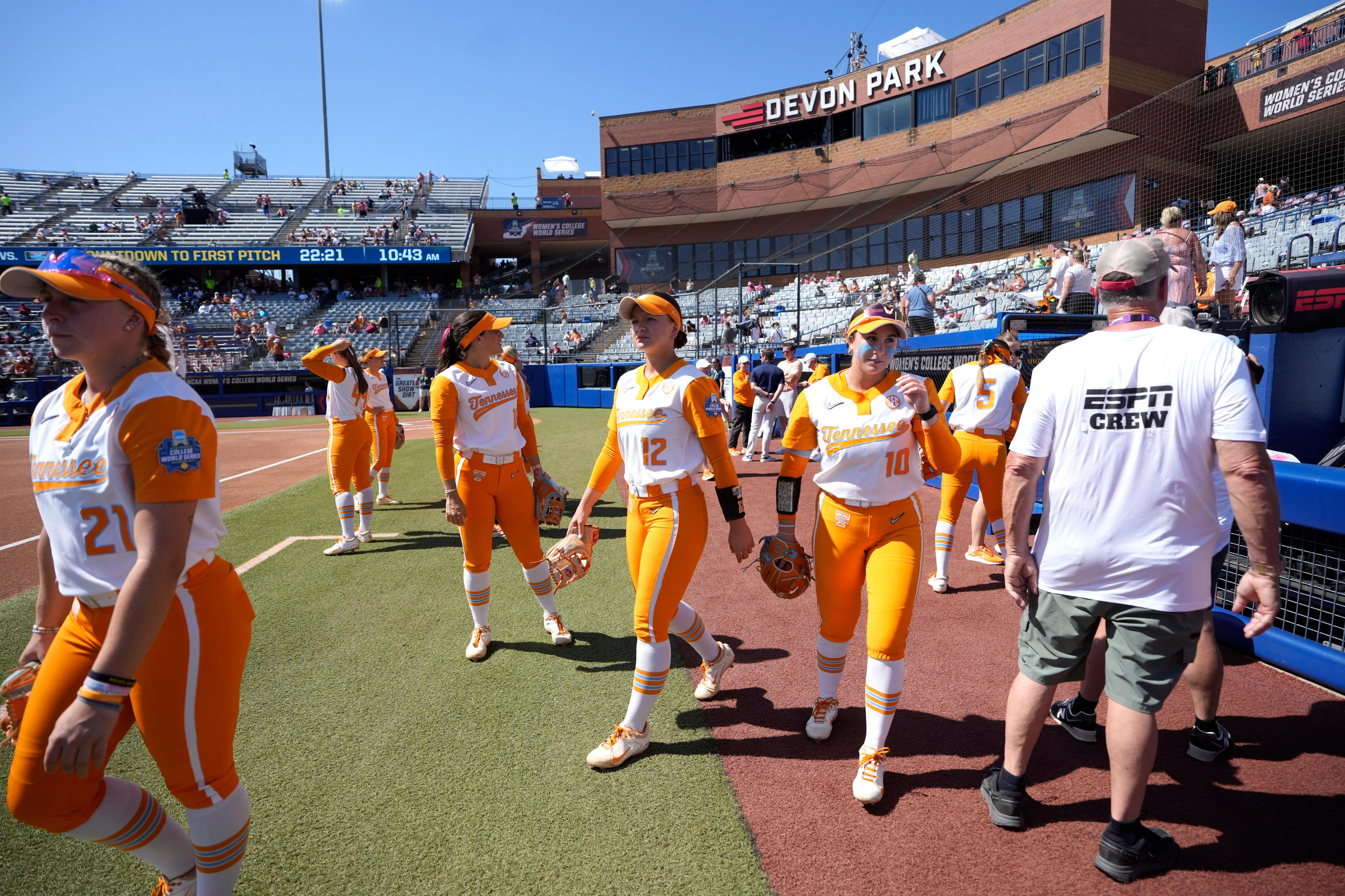Tennessee softball forced to play another game after WCWS semifinals ...