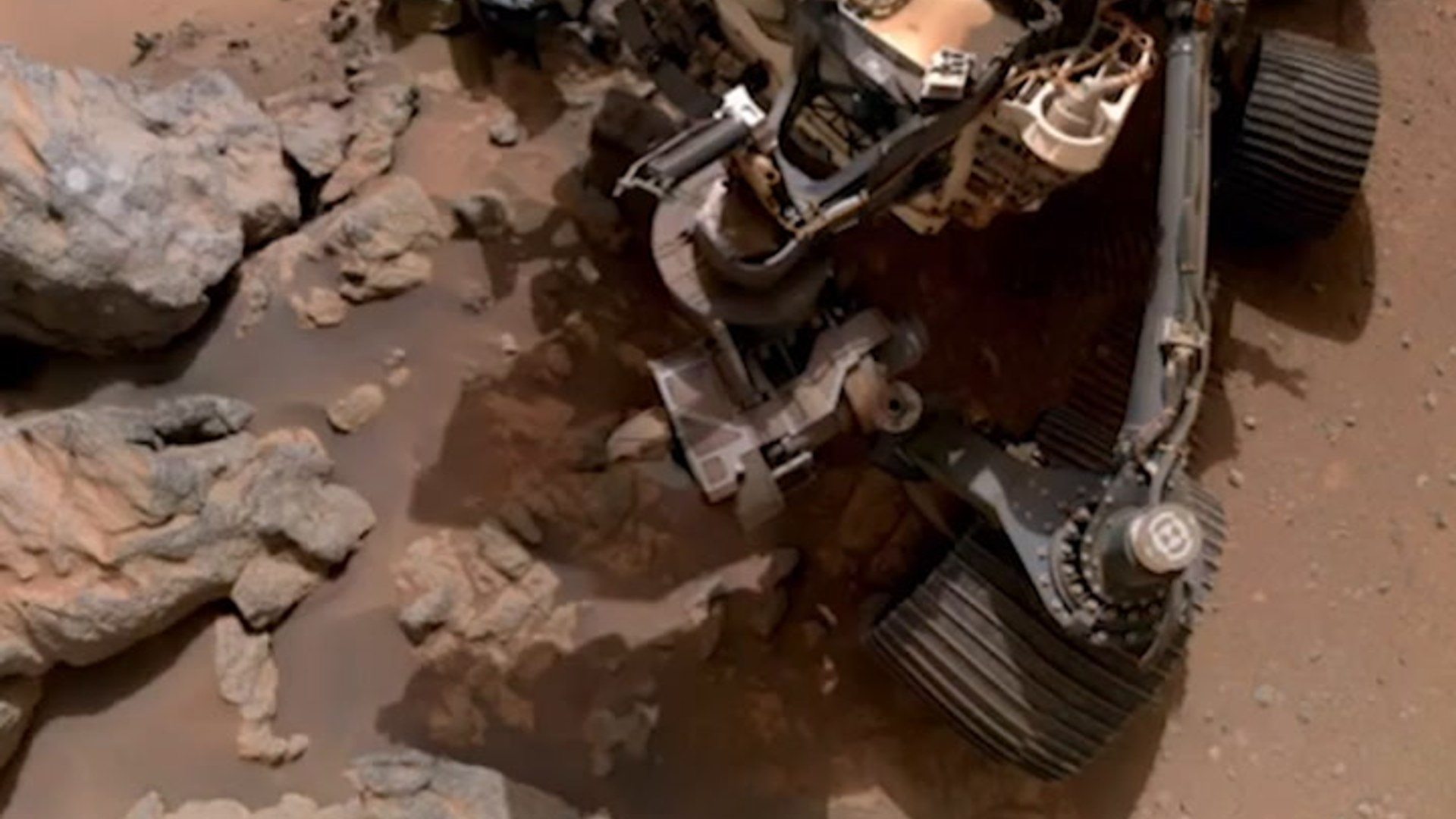 Perseverance captures new selfie & panorama on Mars
