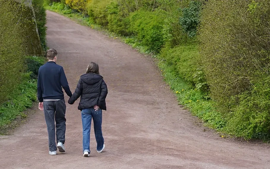 Experts outline daily habits that strengthen relationships