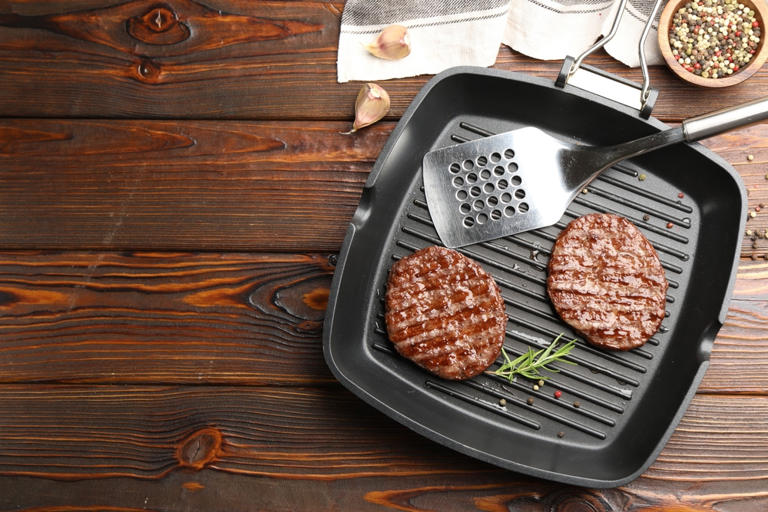 Você vai superar o vício em fast-food com esse hambúrguer caseiro ...
