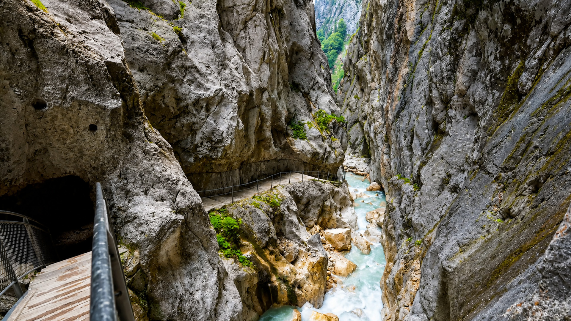 Höllentalklamm en Alemania revela el poder de la naturaleza de montaña (4K)