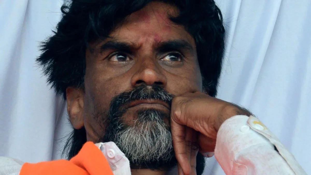 Maratha quota agitator Jarange Patil calls off fast after midnight deal