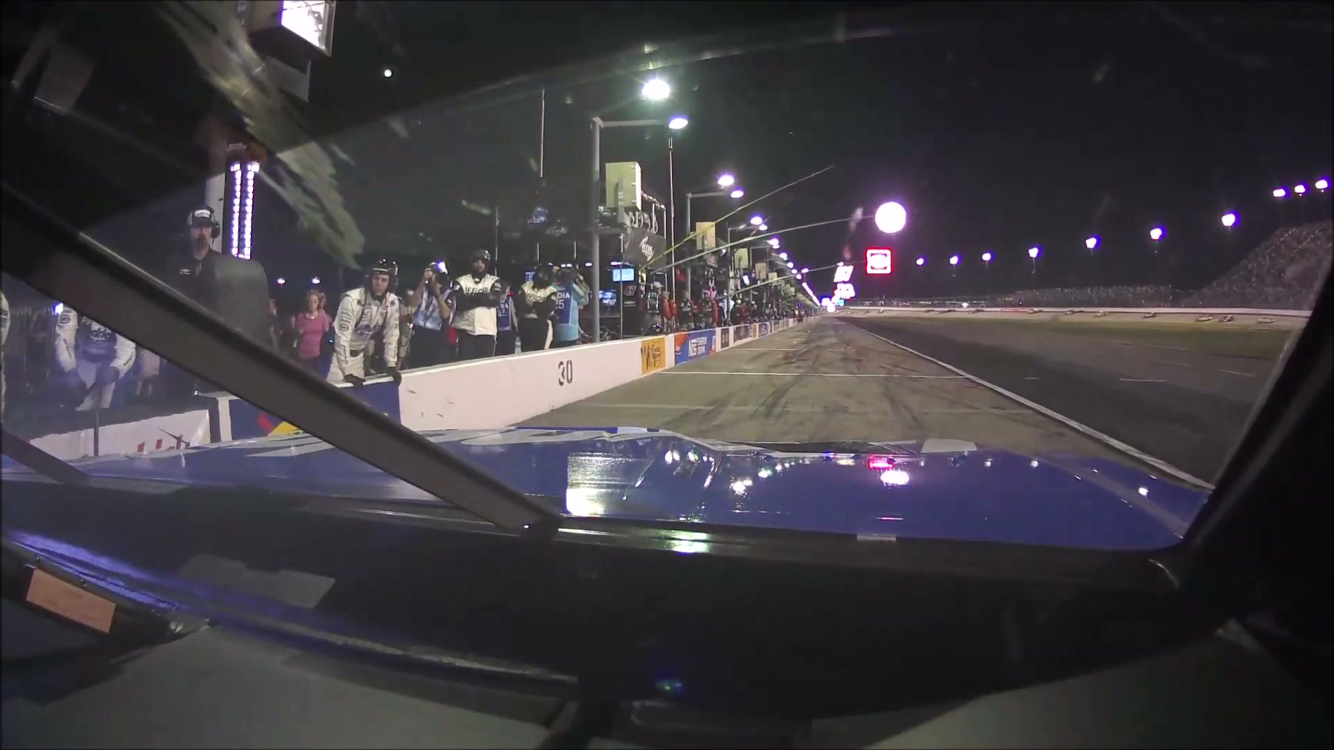 Team radio: Why Kyle Larson had to pit before final lap