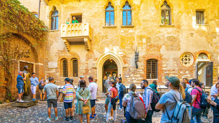 Rick Steves says this type of tourist trap in Europe is overhyped and ...