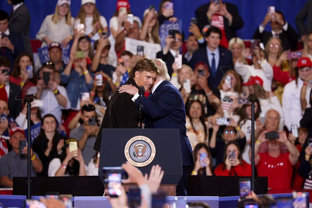 Trump reignites Jaxson Dart rally backlash