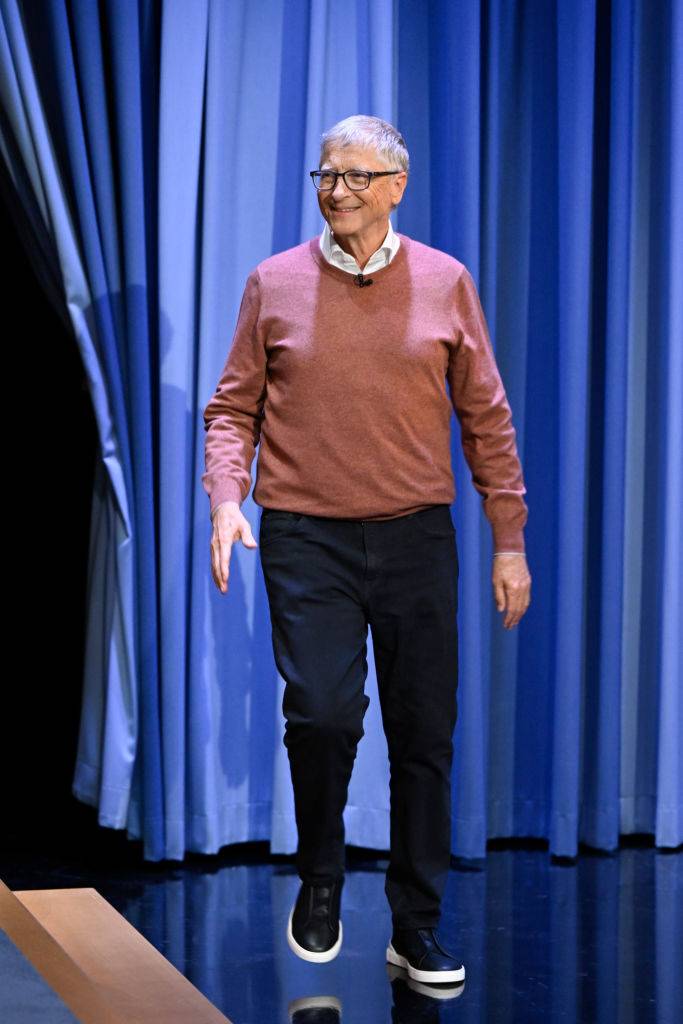Microsoft employees explain why Bill Gates had 'replica mannequin of ...