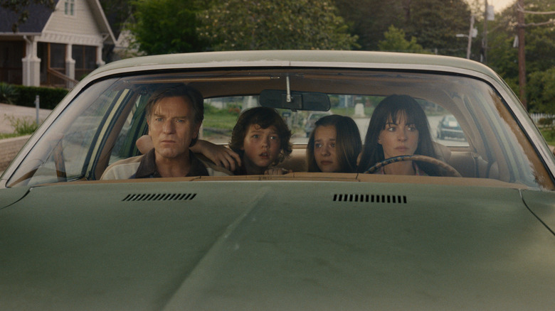 The end of Oak Street trailer looks like the most fun dinosaur movie in ...