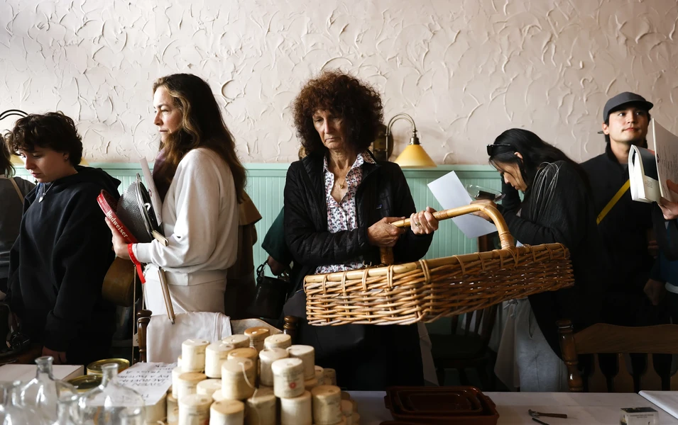 Estate sale tips every treasure hunter needs