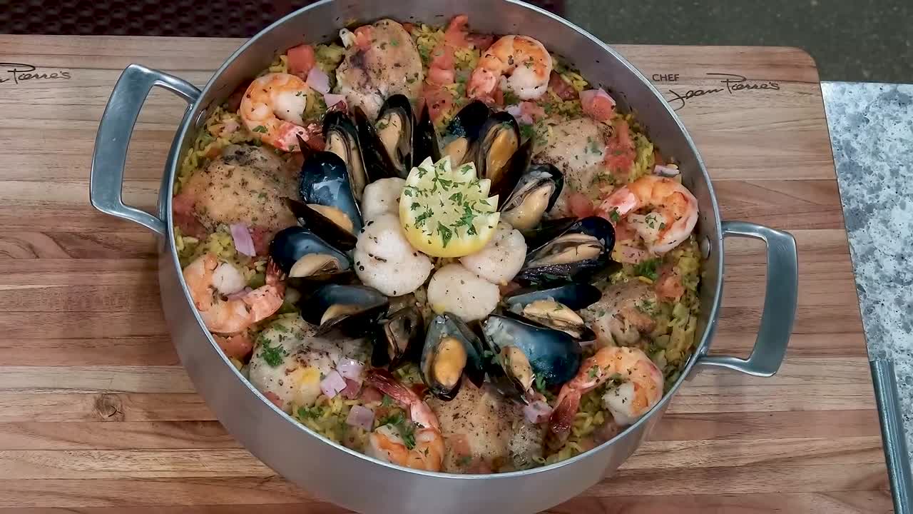 The best of both worlds: paella and jambalaya