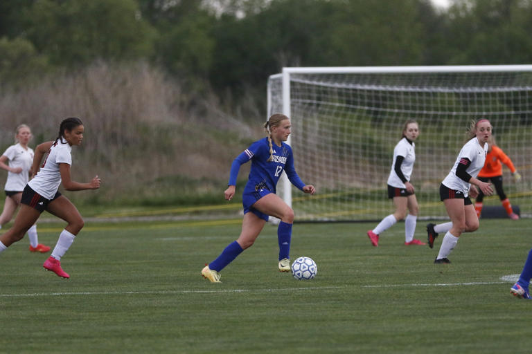 Who will be the Oshkosh, Fond du Lac reader’s choice girls soccer POTY?