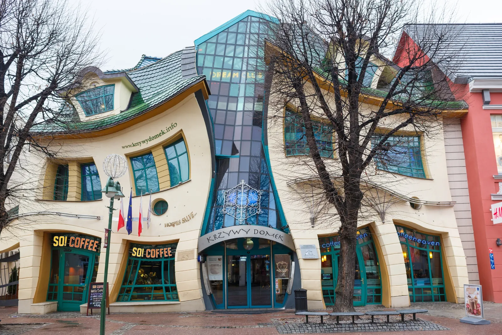 10 architectural wonders that make no sense