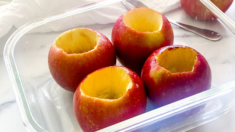Easy baked cinnamon apples