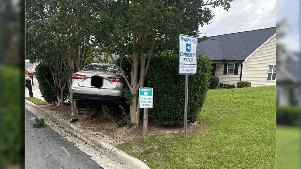 Single-vehicle crash reported at McGregor Downs Road and Wingate Drive