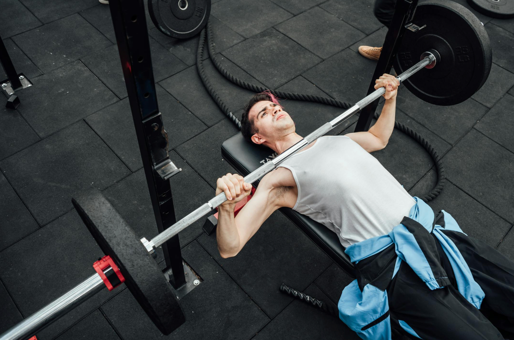 How to perform skull crusher workout in a perfect manner per media ...