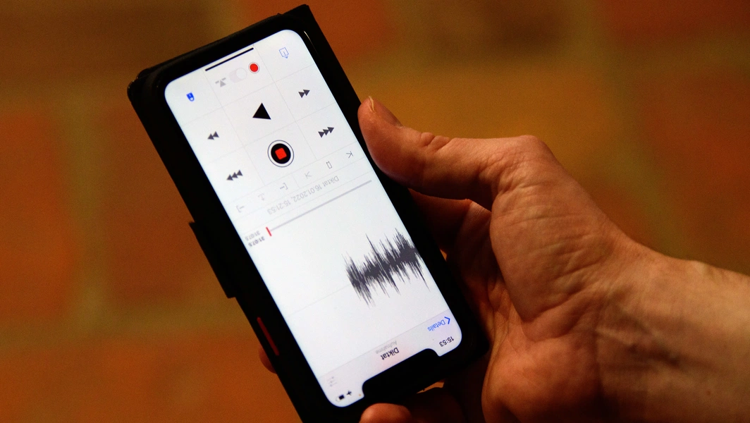 Android phones replace office tools as scanner accuracy debated