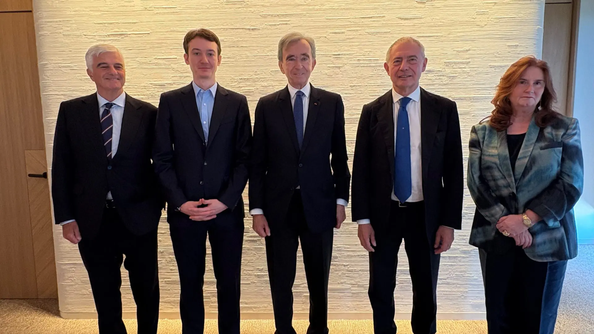 Urso incontra Arnault a Parigi: "Lavoriamo insieme per rafforzare la ...