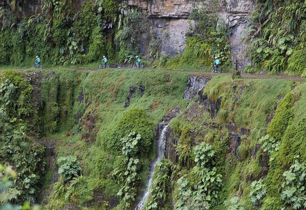 25 roads around the world that terrify drivers