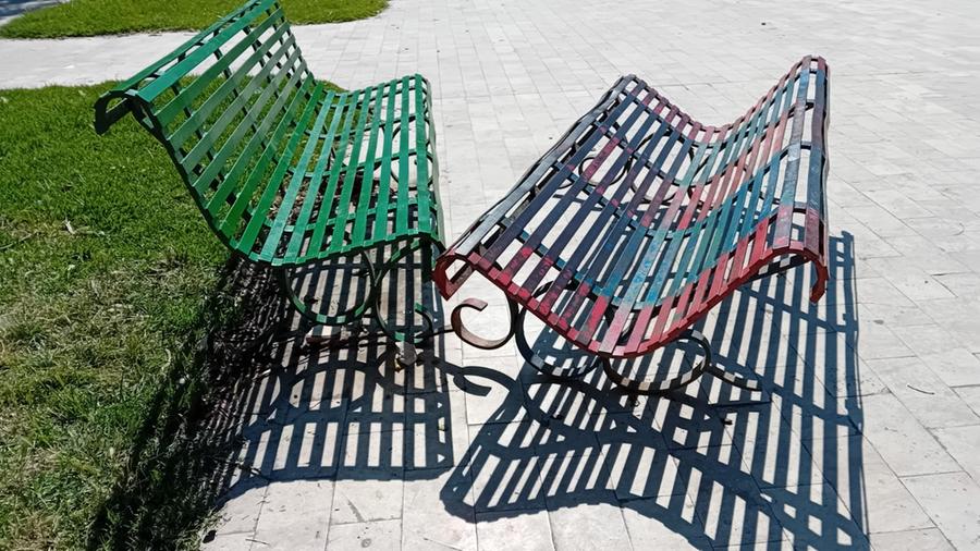 Quartu, vandali scatenati nel parco di via Monsignor Angioni: panchine ...