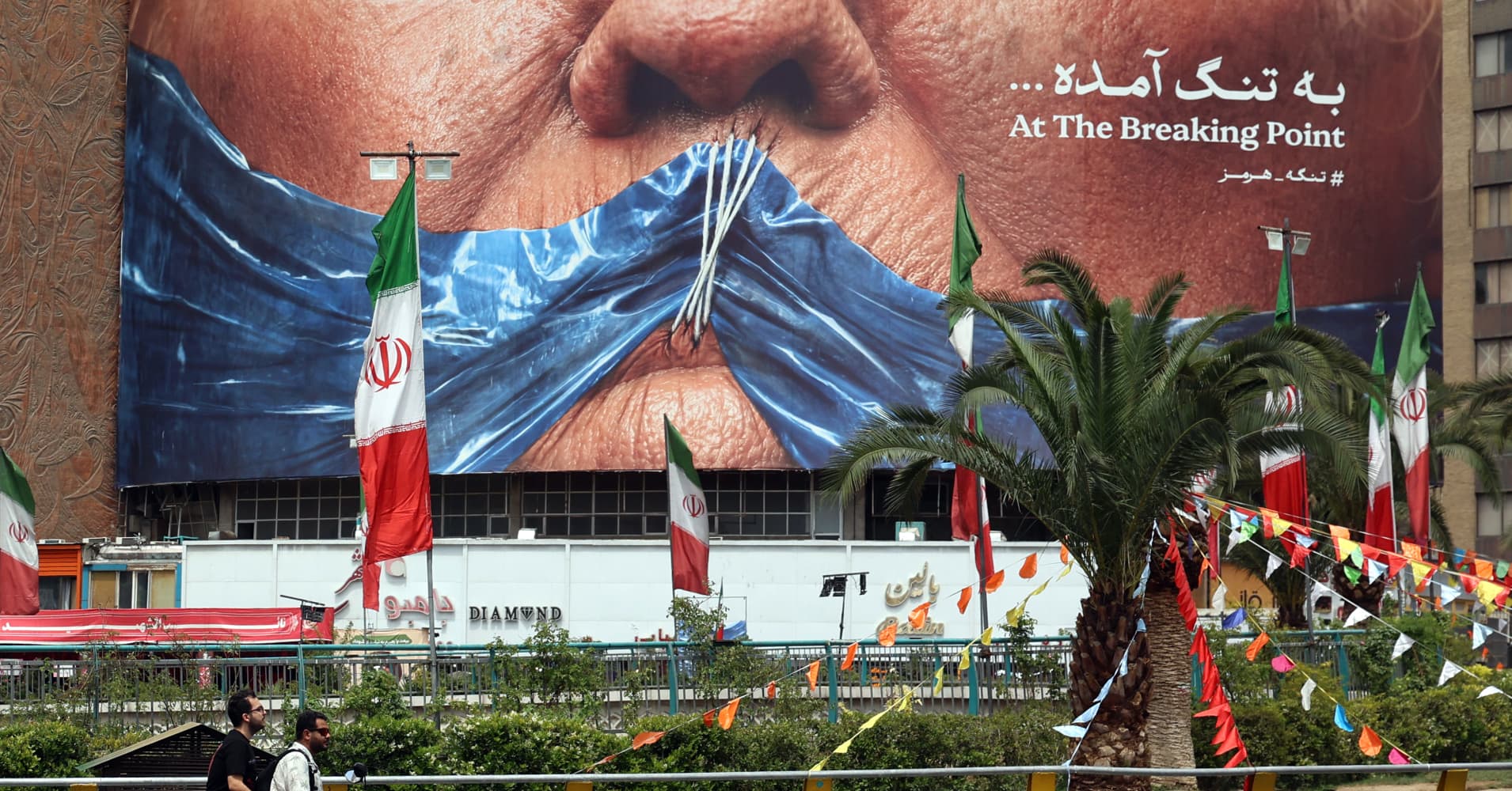 Iran stops negotiations with US., vows to 'completely' block Strait of ...