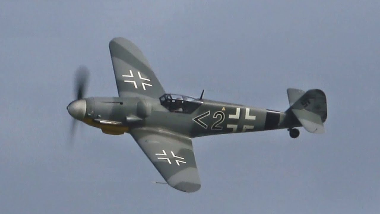 Watch this WWII fighter thunder past the crowd - "The engine is worth ...