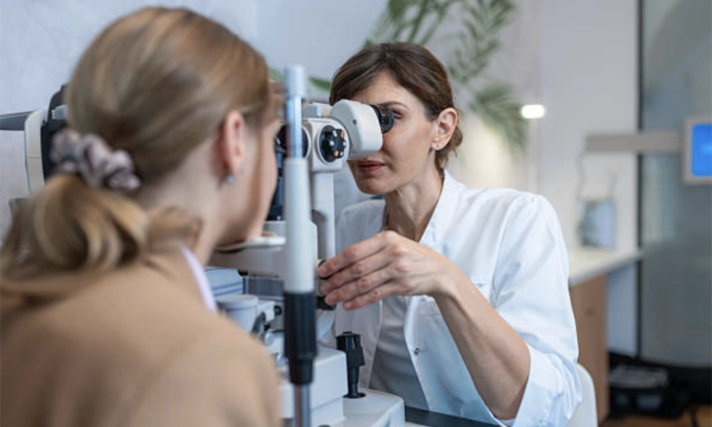 How to choose the right eye doctor in Los Angeles for vision correction ...