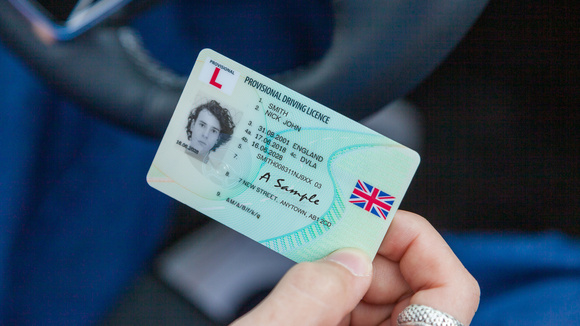 How to avoid a £1,000 fine when driving licences go digital
