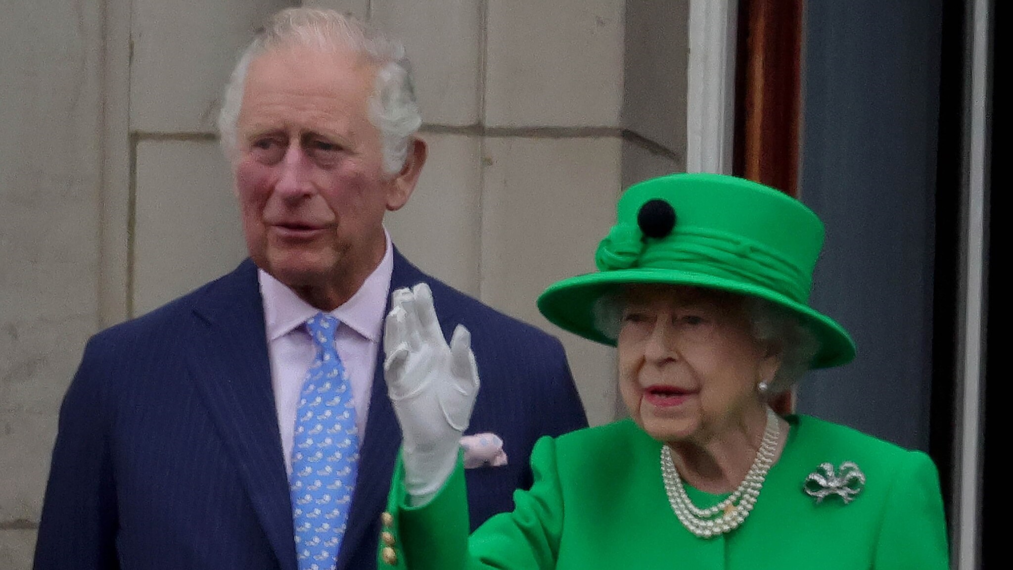 Secret royal love triangle: Queen Mother pushed different suitor for ...