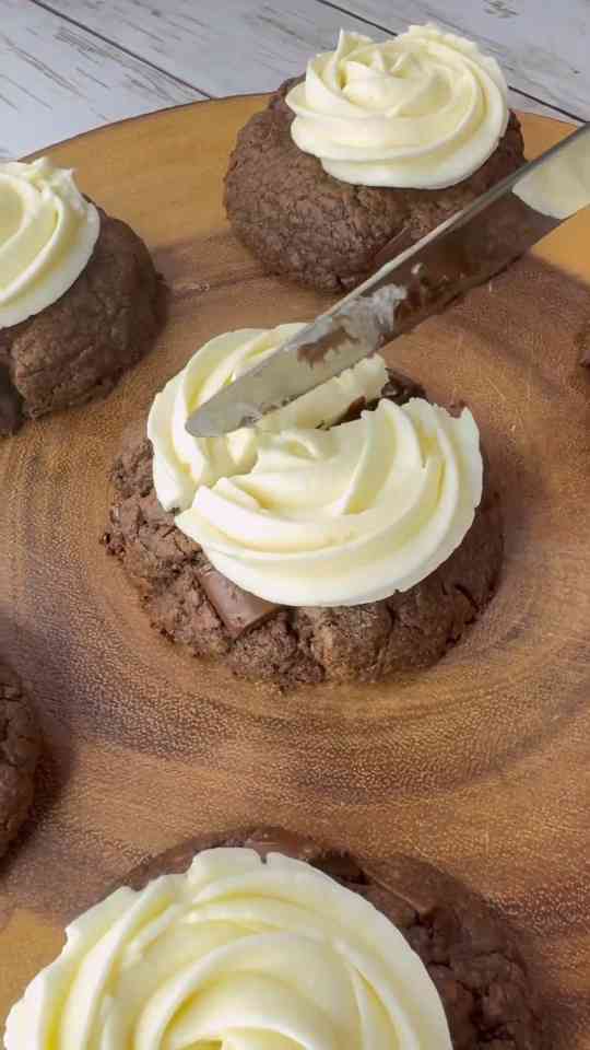 How this brownie cookie combines softness and rich flavor