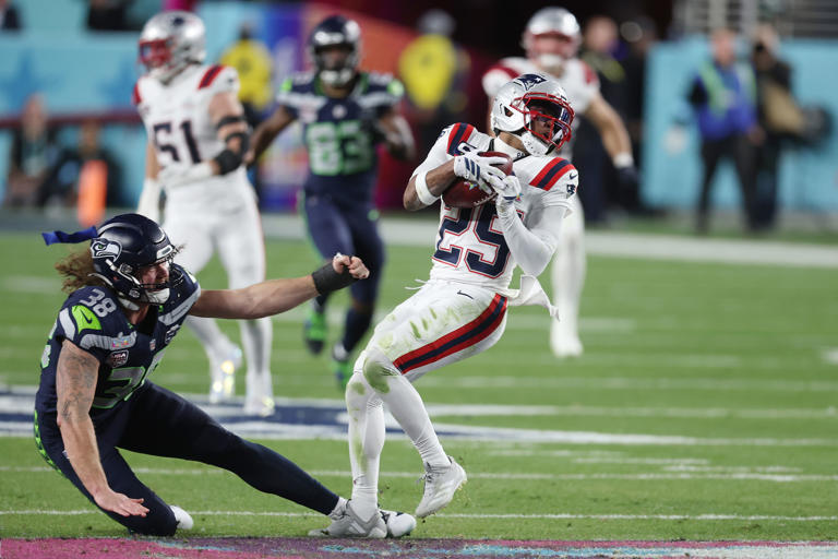 Patriots captain Marcus Jones gives thoughts on Christian Gonzalez ...