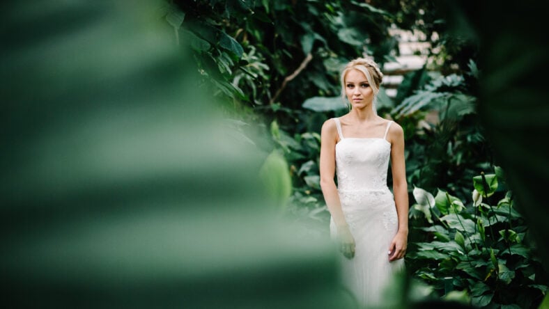 Her father-in-law faked a stroke at her wedding, and his wife wore a ...