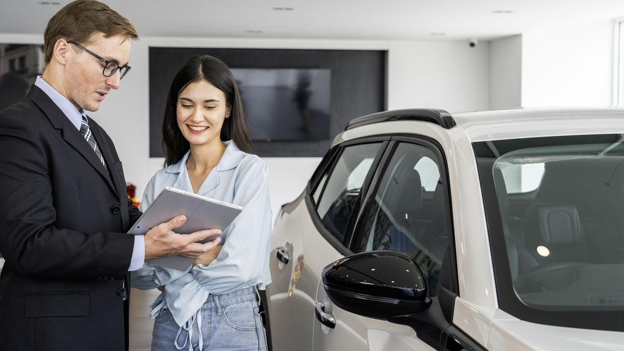 The difference between fee-only financial advisors and product salespeople