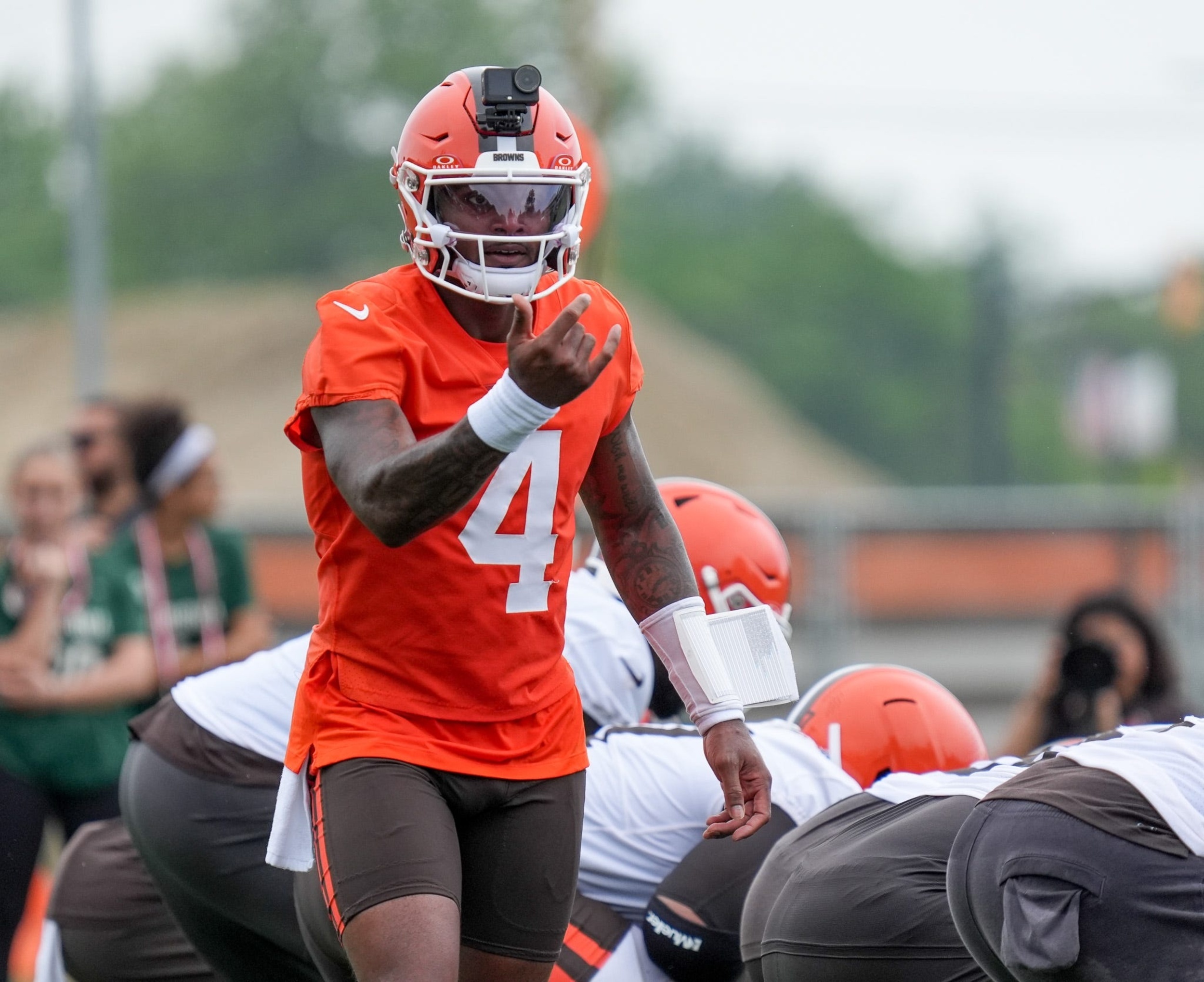 Why it's clear that Shedeur Sanders is trailing Deshaun Watson in ...