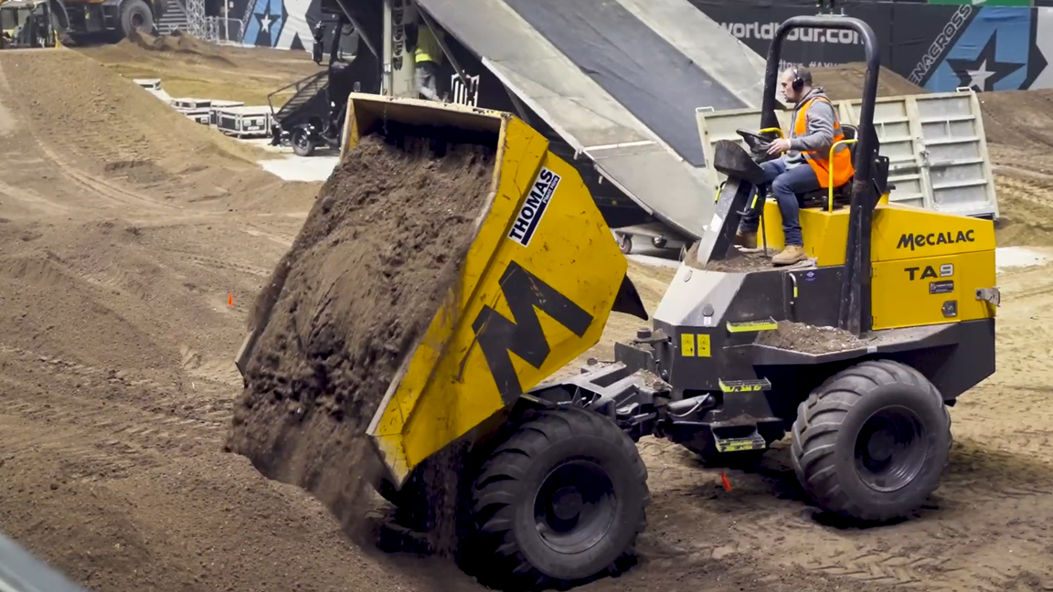The compact construction machine making big jobs easier