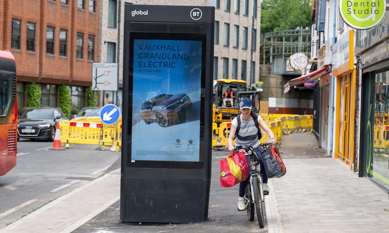 Cyclists are forced to take evasive action after new bike lane was ...