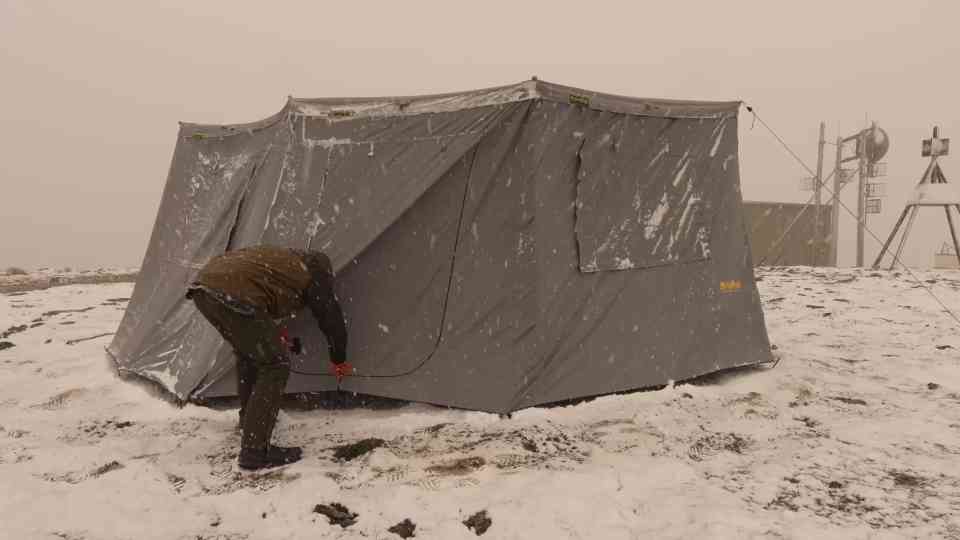 I set up camp in a blizzard at 1400m and it got worse from there